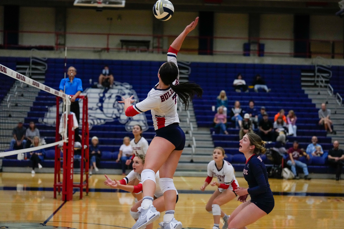 Volleyball ‘dogs Roll Over Edmonds :: Athletics Department