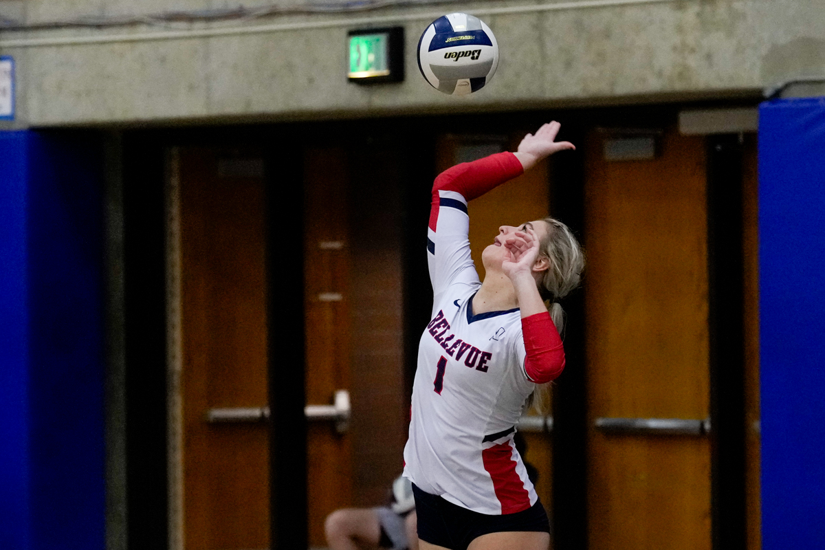 Volleyball Rolls Over Shoreline :: Athletics Department