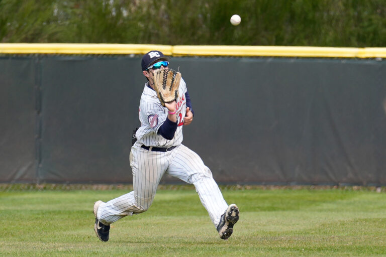 Baseball Splits Series With Edmonds :: Athletics Department