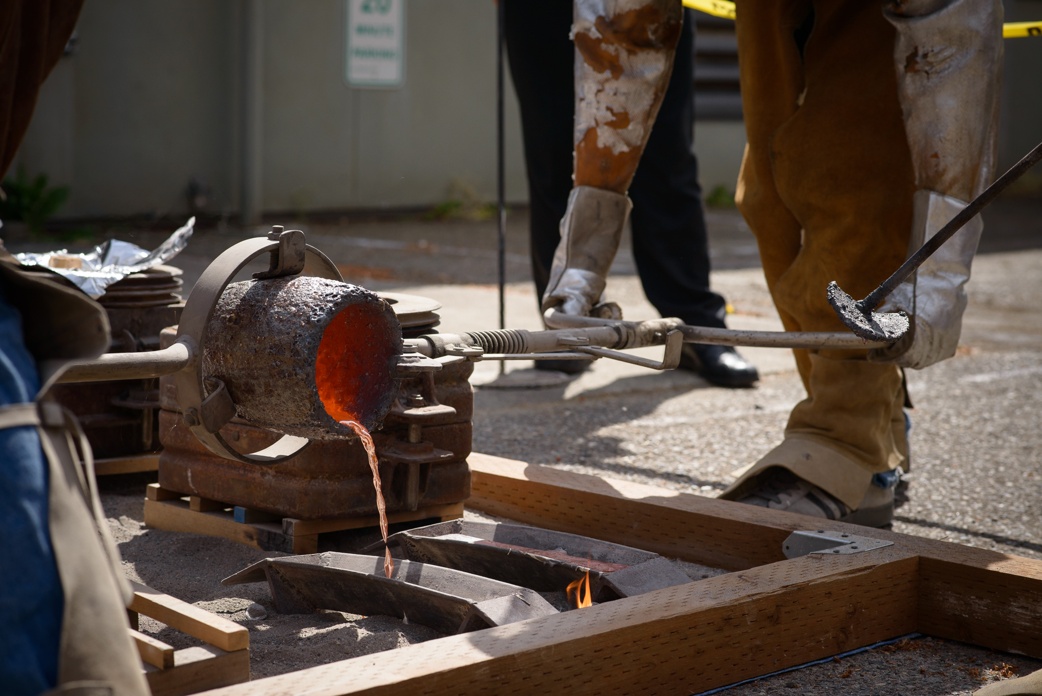 foundry pour image :: Gallery Space